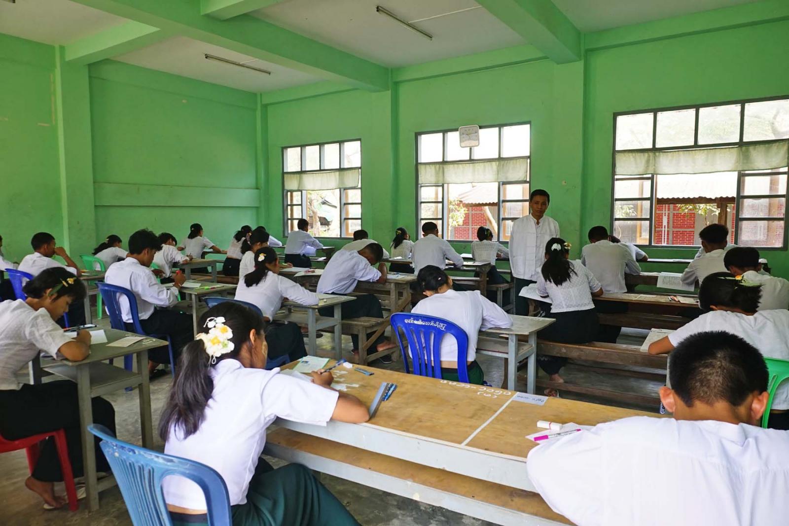 မင်းဘူး စကု မြို့နယ်၌ ၂၀၂၅ ခုနှစ် တက္ကသိုလ်ဝင်စာမေးပွဲကို ကျောင်းသား၊ က